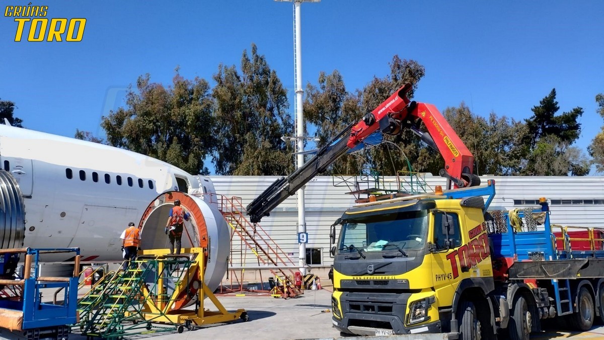 Grúas Toro - Arriendo de Camiones Grúa